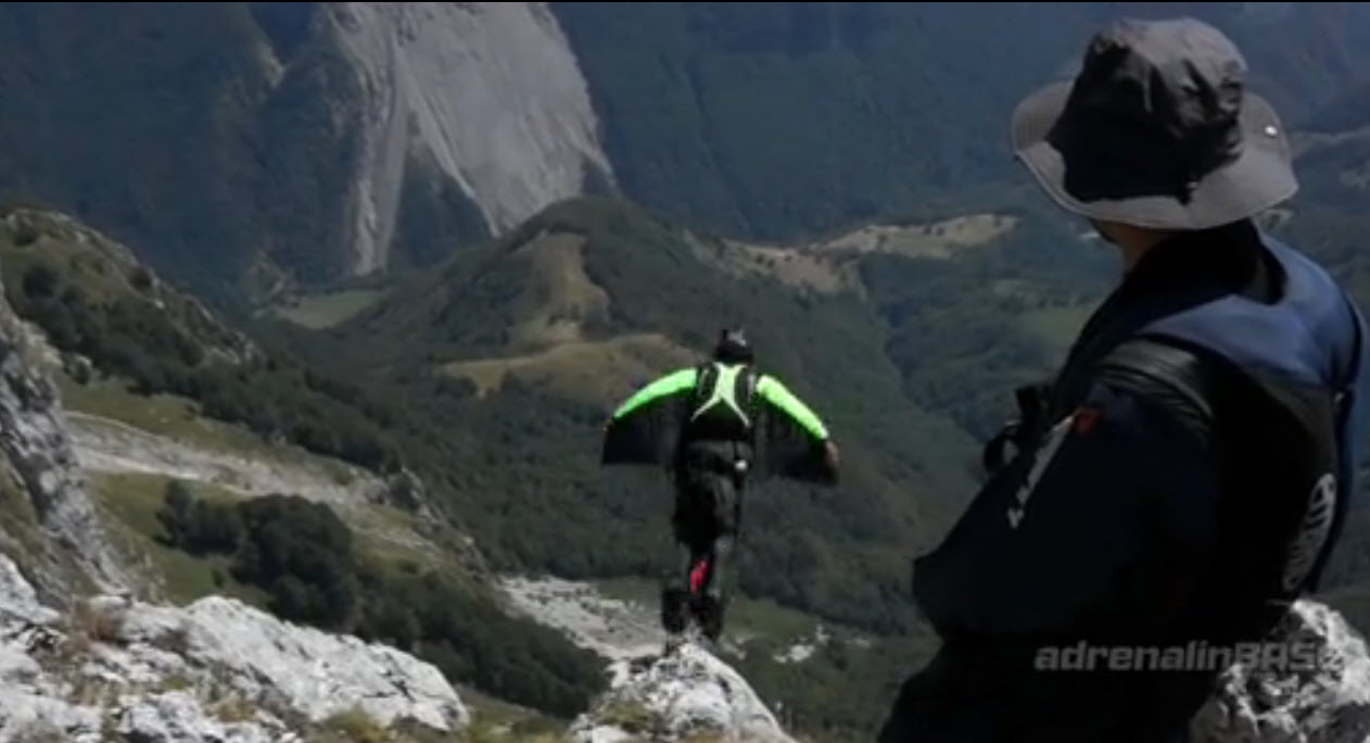 VIDEO: What people do when there is no wind to sail. >> Scuttlebutt ...