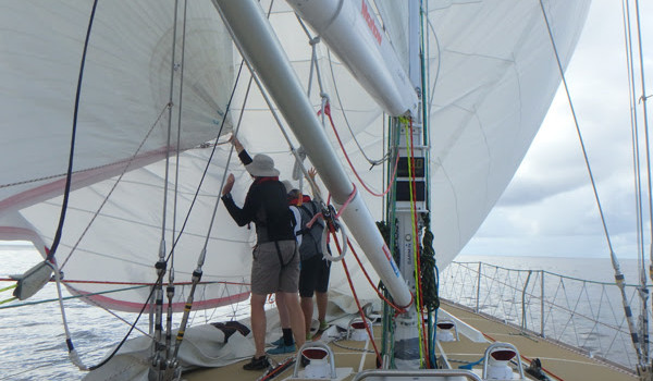 Clipper Race: Crossing the Equator >> Scuttlebutt Sailing News ...