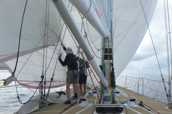 Clipper Race: Crossing the Equator >> Scuttlebutt Sailing News ...