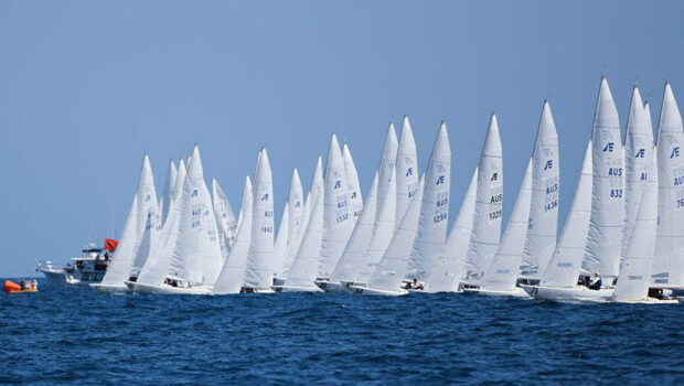 Dave Perry’s Playbook: Winning the Middle >> Scuttlebutt Sailing News ...